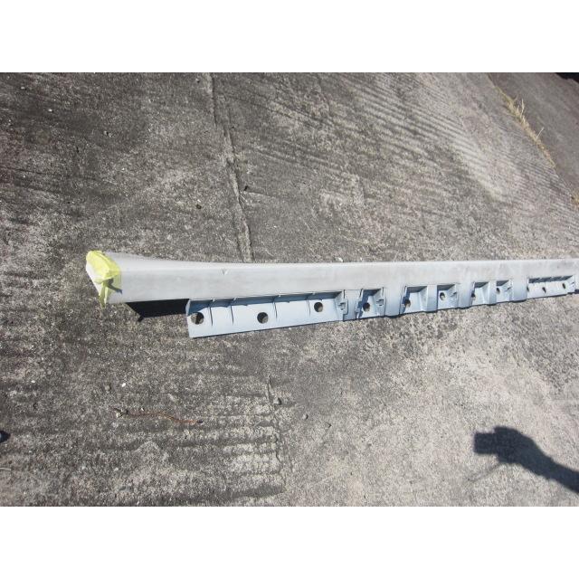 トヨタ アクシオ NKE165 サイドステップ右 パールホワイト 070 76901-13060 : MCパーツ - 通販 - Yahoo!ショッピング