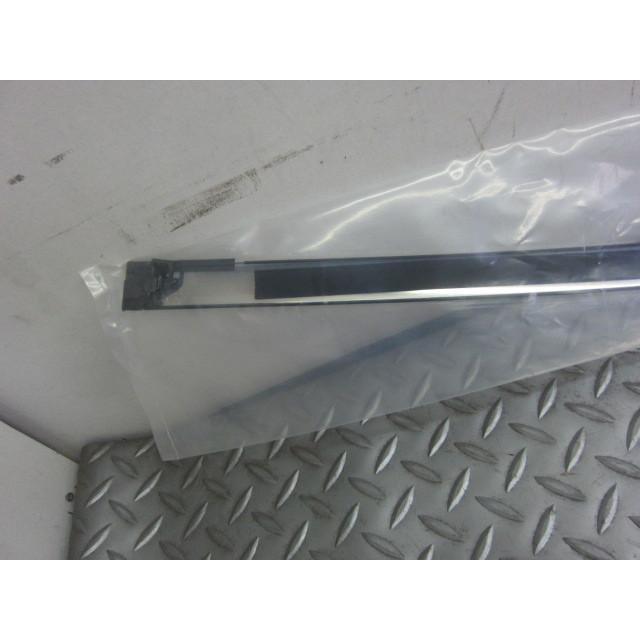 【即決】日産 ニッサン エクストレイル T32 右ドアウィンドウモール メッキ 80282-4CA0A フロント上部 2F :AW-S7 ...