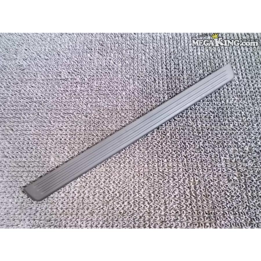 GRX120 マークX 純正 ノーマル フロント スカッフプレート パネル カバー トリム 右 運転席側 67911-22130 / 4P8 ...