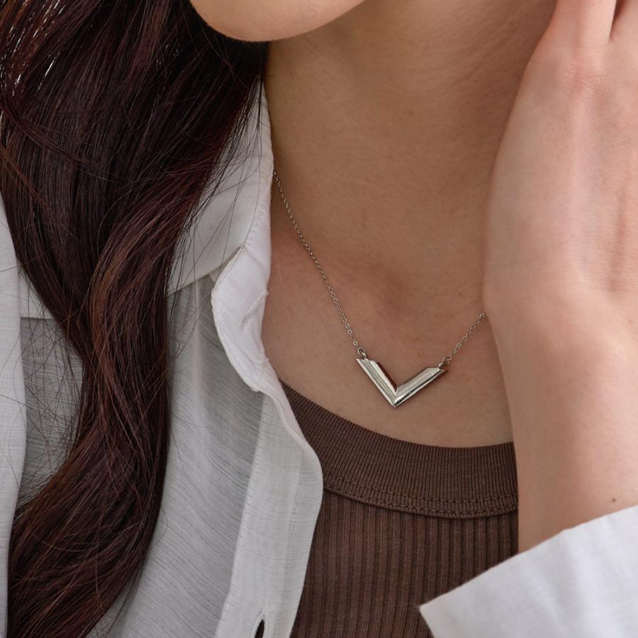 Melody Accessory ネックレス 日本製 V字 V-トップネックレス メタル 18kgp ゴールド 金属アレルギー対応 ブランド レディース プレゼント : 日本製 MELODY ...