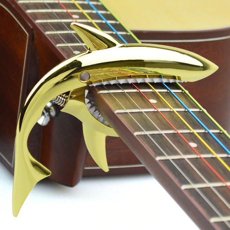 【SHARK CAPO GC-30】No.3 ゴールド シャークカポ 高品質 新品 6弦 ギター エレキ アコギ カポタスト : えぶり ...
