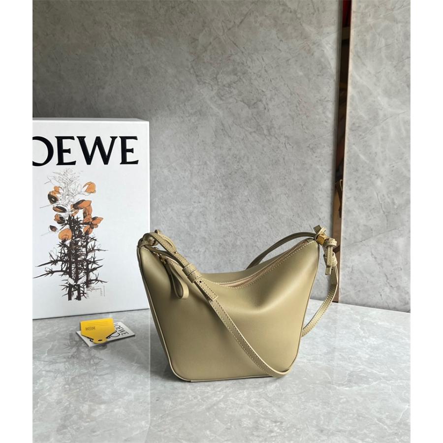 LOEWE ロエベ ハンモック ホーボー ミニ Hammock Hobo bag 3WAY LOEWE ロエベ ハンモック ホーボー ミニ Hammock Hobo bag 3WAY