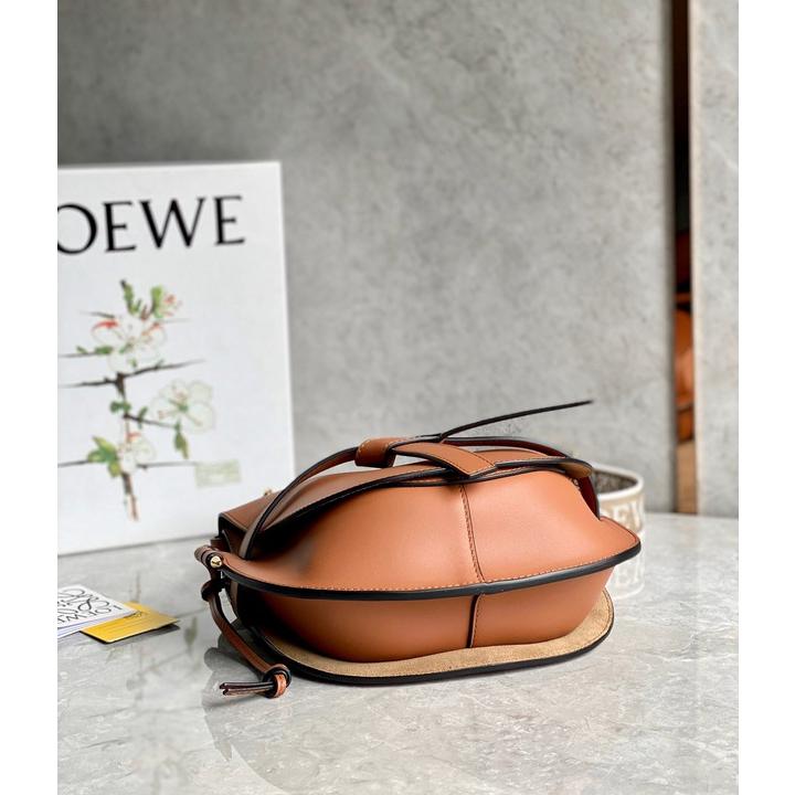 LOEWE ロエベ loewe ゲートデュアル バッグ (ソフトカーフ&ジャ LOEWE ロエベ loewe ゲートデュアル バッグ (ソフトカーフ&ジャ