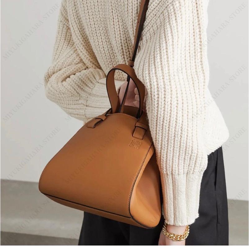 LOEWE ロエベ loewe ショルダーバッグ ハンドバッグ HAMMOCK LOEWE ロエベ loewe ショルダーバッグ ハンドバッグ HAMMOCK