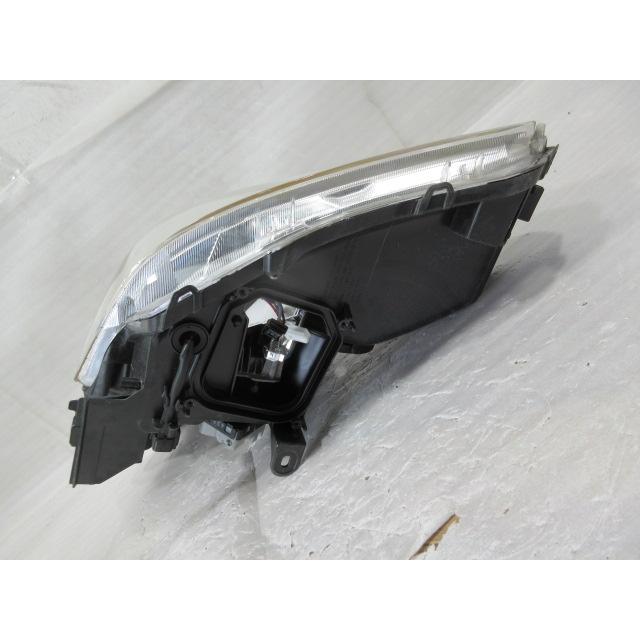 トヨタ プリウスα ZVW40/ZVW41 前期 純正 LED 右 ヘッドライト : 株式会社MKParts - 通販 - Yahoo!ショッピング