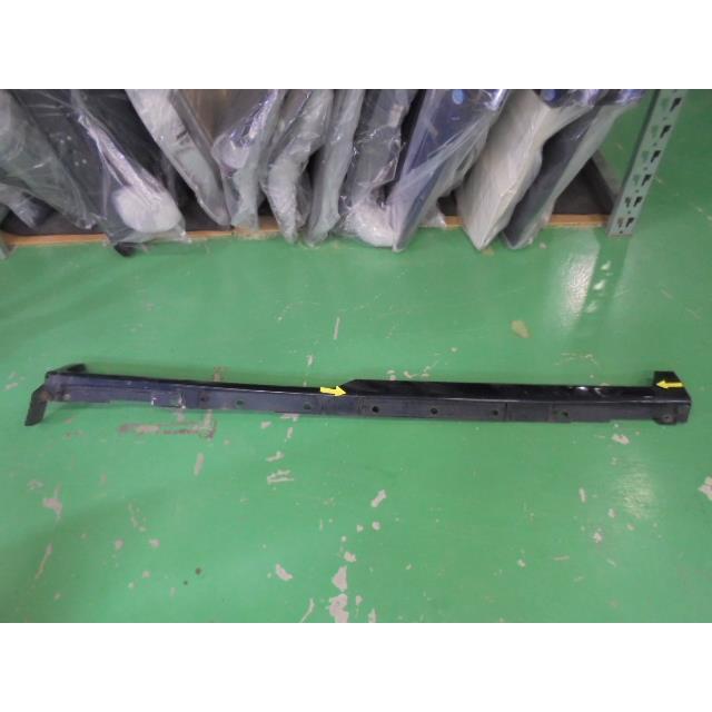 ヴォクシー DAA-ZWR80G 右サイドステップ 75850-28050-C1 (Mogee FN1260 BBF1) : リサイクルパー ...