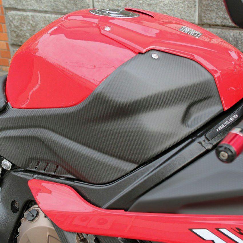 BMW S1000RR タンクサイドカバー ドライカーボン SPEEDRA : モトパーツ バイクカスタムパーツ 専門店 - 通販 - Yahoo!ショッピング