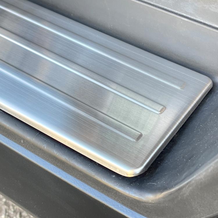 NV350 キャラバンE26 LED ルームランプ セカンドテーブル DX GX リア バンパー ステップガード スカッフプレート メッキカバー タクシー : かりゆし730 - 通販 ...