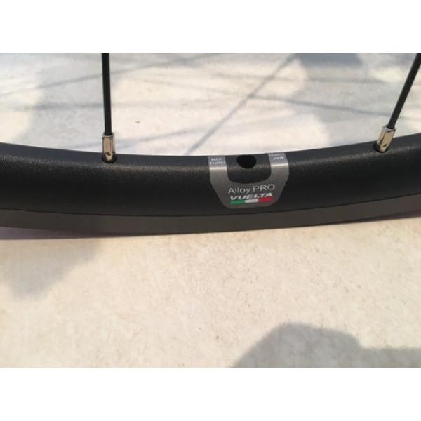 Vuelta R25 PRO SL / アルミ クリンチャーリム組｜ブラック : マチノリスタイル by ADサイクル - 通販 ...