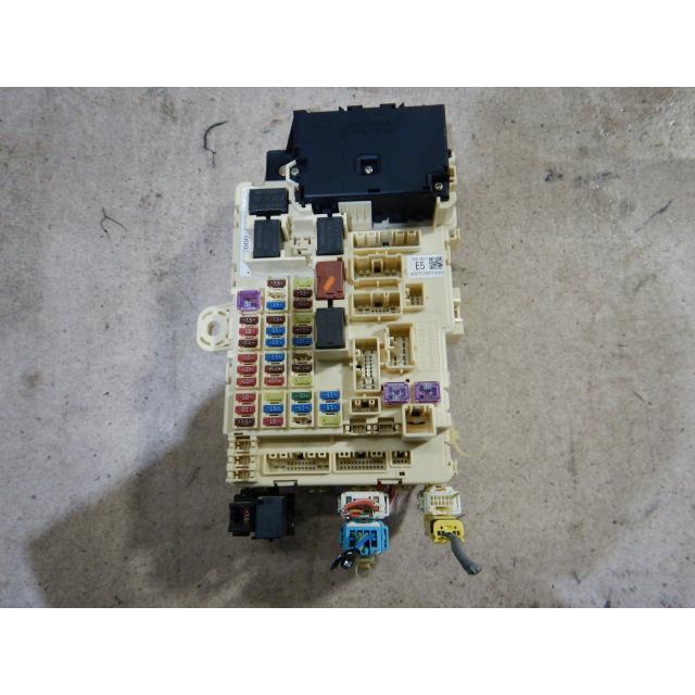 N-BOX N−BOX DBA-JF2 ヒューズボックス 328596 : 有限会社 村上パーツ ヤフー店 - 通販 - Yahoo!ショッピング