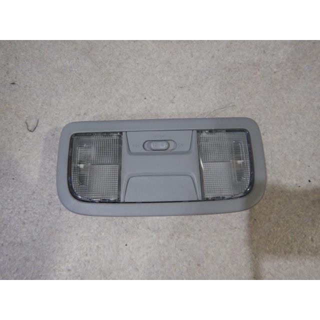 ステップワゴン DBA-RG1 ルームランプ 367731 : 有限会社 村上パーツ ヤフー店 - 通販 - Yahoo!ショッピング