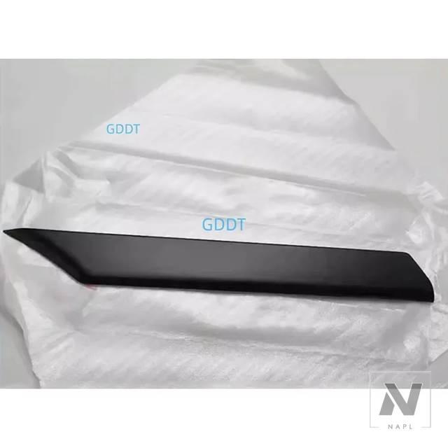 【並行輸入品】1個 2 バックドアアンダーガーニッシュパジェロ V90 2007-2011 テールドアプロテクターカバーモンテロ V80 ドア ...