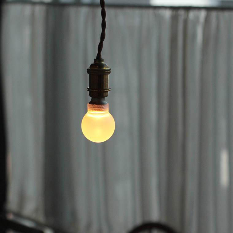 EdisonBulb E17フロストガラス エジソンバルブLED 電球 ミニGLOBE ノスタルジア 乳白色 小さい ミニボール球 艶消し マット 暖色 電球色 おしゃれ 和室 寝室 眩しく ...