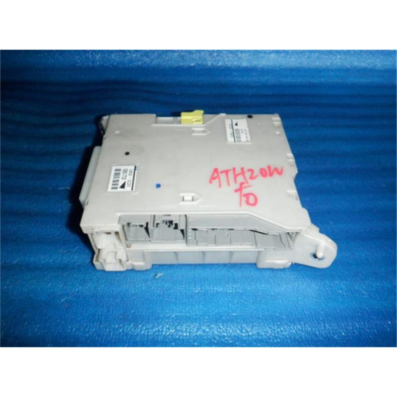 トヨタ 純正 ヴェルファイア 《 ATH20W 》 ヒューズボックス P10700-23002399 : NGPパーツ王ヤフーショッピング店 - 通販 - Yahoo!ショッピング