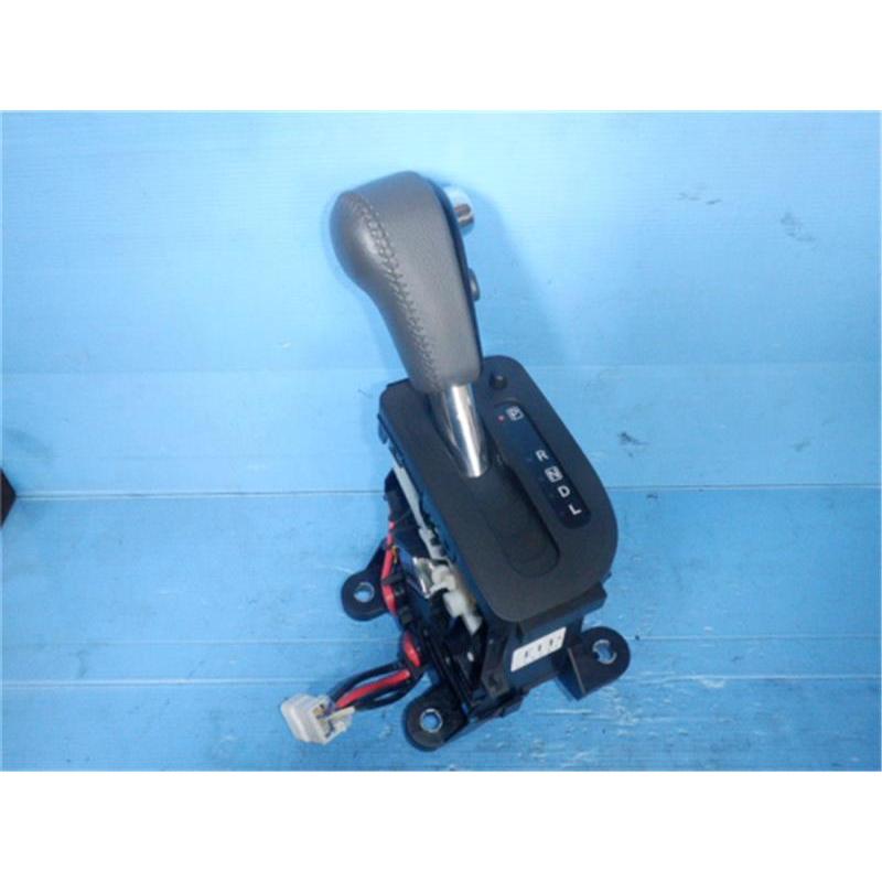 スズキ 純正 ソリオ 《 MA15S 》 シフトレバー P10700-23003690 : NGPパーツ王ヤフーショッピング店 - 通販 - Yahoo!ショッピング