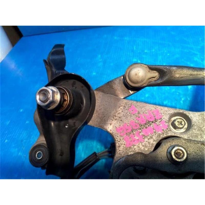 トヨタ 純正 ノア 《 ZRR85G 》 フロントワイパーモーター 85110-28250 P11600-24009615 : NGPパーツ王ヤフーショッピング店 - 通販 - Yahoo ...