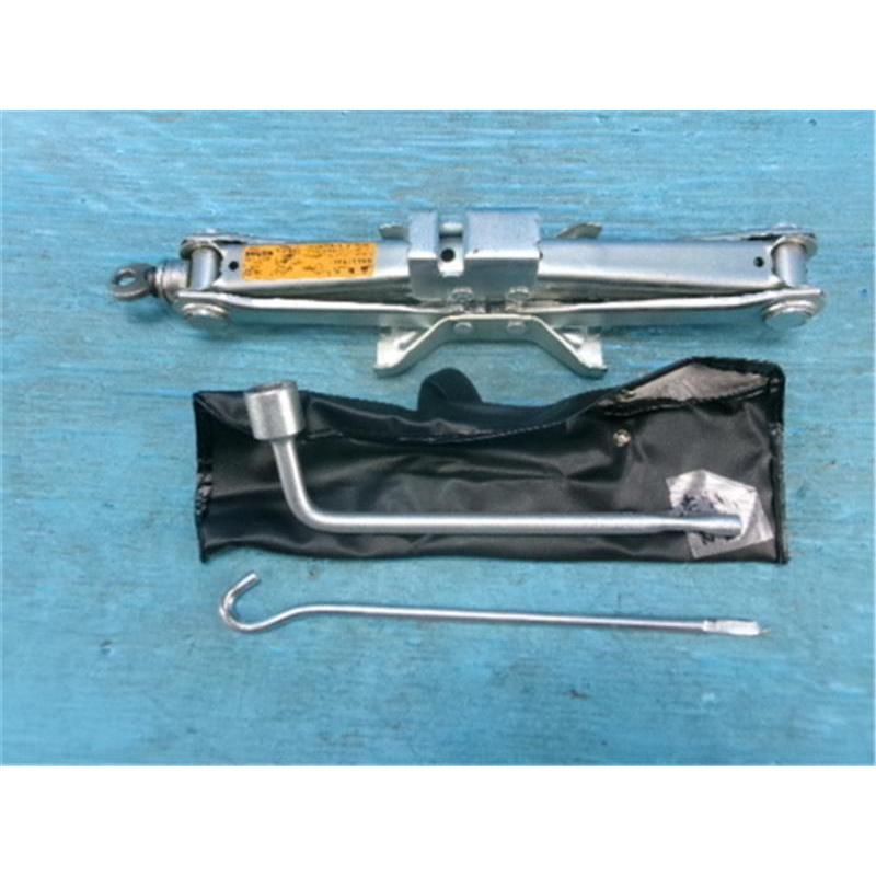 日産 純正 セレナ 《 FNC26 》 車載工具 P11700-24011984 : 11700-24011984 : NGPパーツ王ヤフーショッピング店 - 通販 - Yahoo!ショッピング