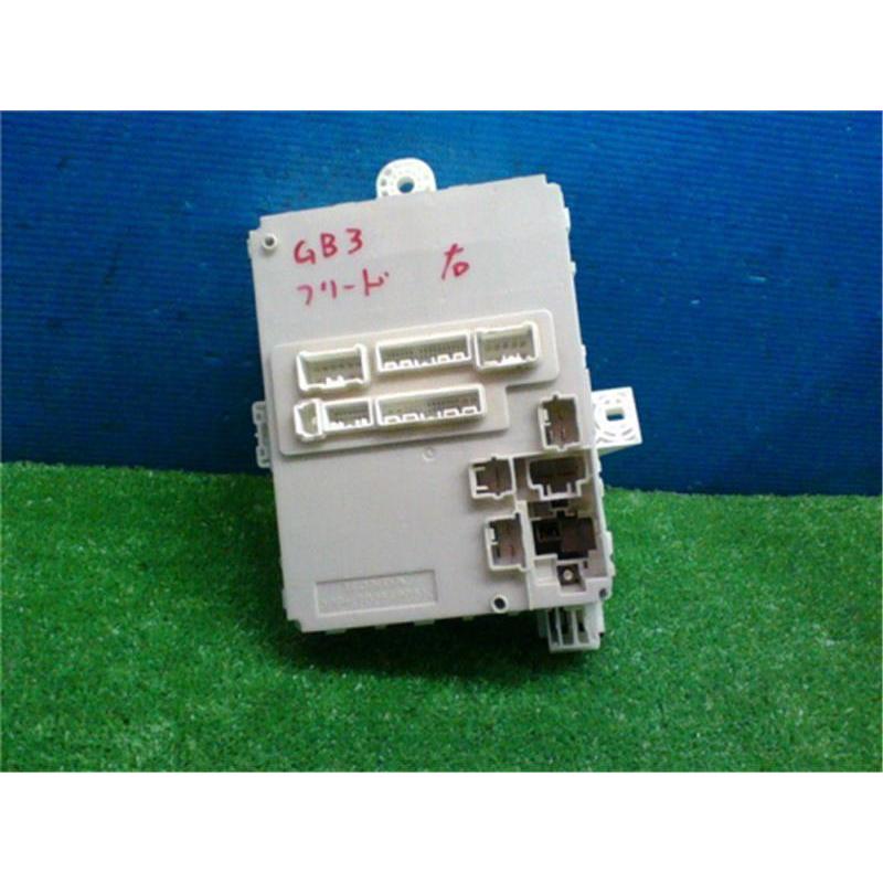 ホンダ 純正 フリード 《 GB3 》 ヒューズボックス P21000-23006351 : NGPパーツ王ヤフーショッピング店 - 通販 - Yahoo!ショッピング