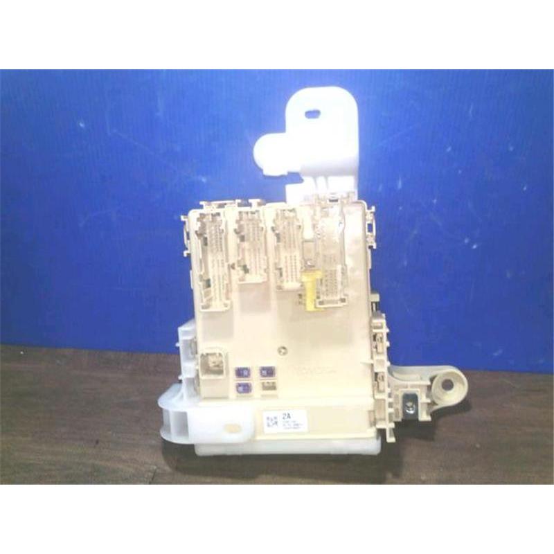 トヨタ 純正 ハリアー 《 AVU65W 》 ヒューズボックス P30200-24004002 : NGPパーツ王ヤフーショッピング店 - 通販 - Yahoo!ショッピング