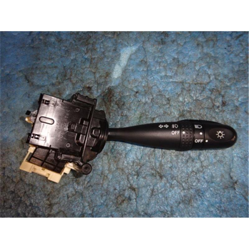 トヨタ 純正 bB 《 QNC21 》 ライトスイッチ 84140-B2020 P71100-23007957 : NGPパーツ王ヤフーショッピング店 - 通販 - Yahoo!ショッピング