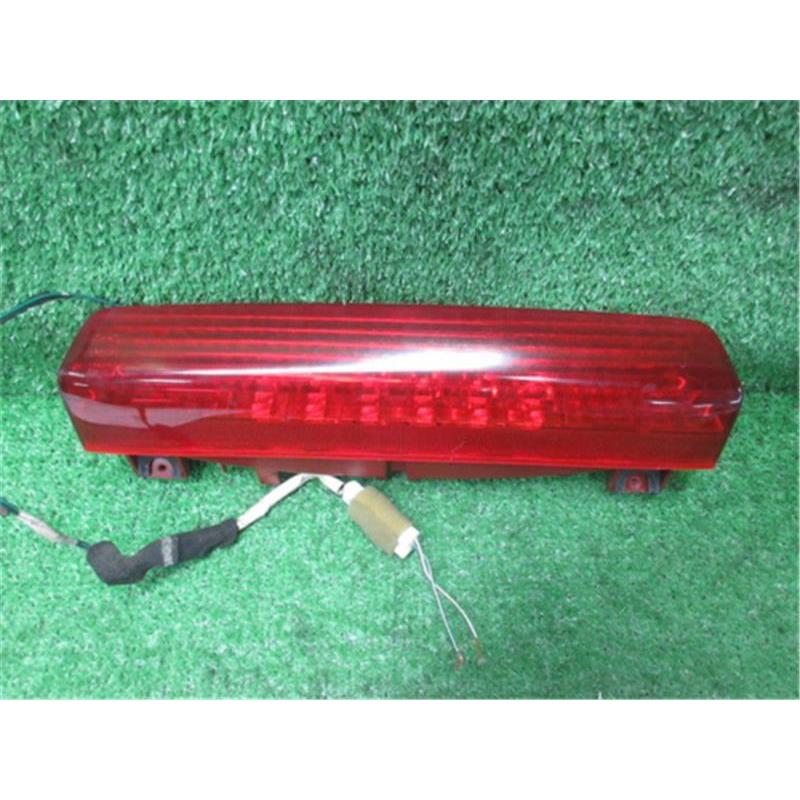 トヨタ 純正 エスティマ 《 ACR30W 》 ハイマウントストップランプ 81570-28200 P91500-22011384 : NGPパーツ王ヤフーショッピング店 - 通販 ...