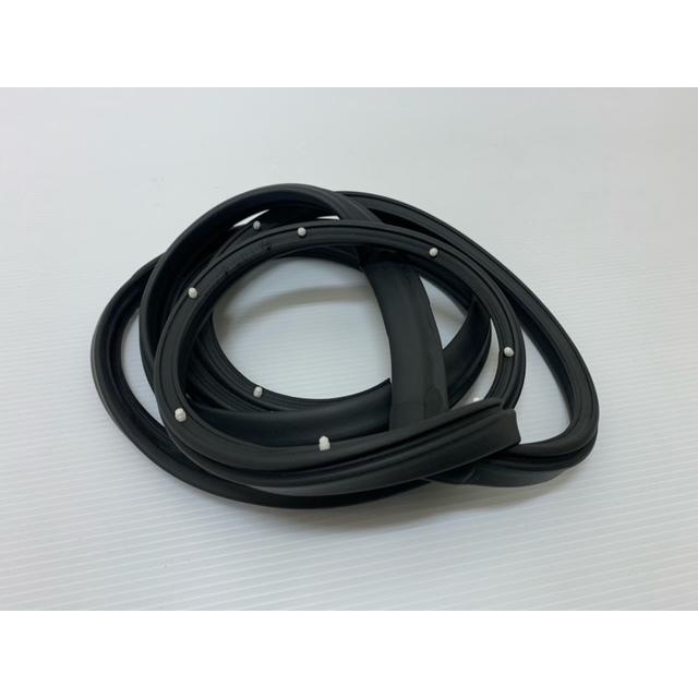 1980-92 キャデラック ブロアム 4ドア フロントドア ウェザーストリップ 右側 : 249-2714 : nina ross - 通販 - Yahoo!ショッピング