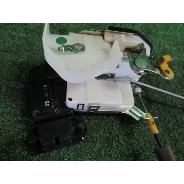 ライフ CBA-JB5 ドアロック ソレノイド F YR526M 220203 : nippou5554ヤフーショップ - 通販 - Yahoo!ショッピング