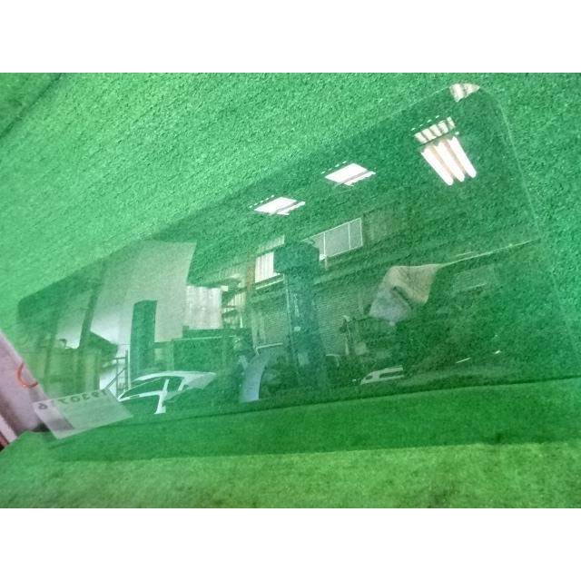 キャラバン KC-VRMGE24 右 クォーター ガラス 2700 デラックス 598 ホワイト 930716 : 001577533517280 : nippou5554ヤフーショップ ...