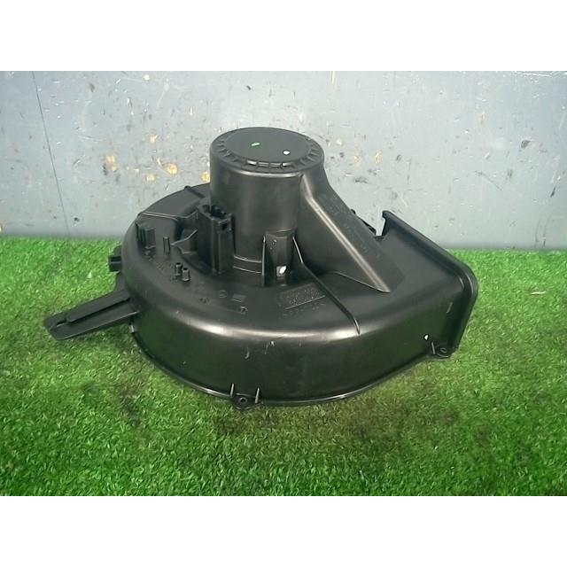 アウディ A1 DBA-8XCAX ヒーターブロアモーター スポーツバック 1.4TFSI 6R2819015 : 有限会社二協自動車商会 ...