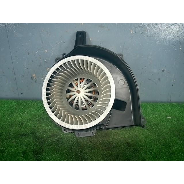 アウディ A1 DBA-8XCAX ヒーターブロアモーター スポーツバック 1.4TFSI 6R2819015 : 有限会社二協自動車商会 ...