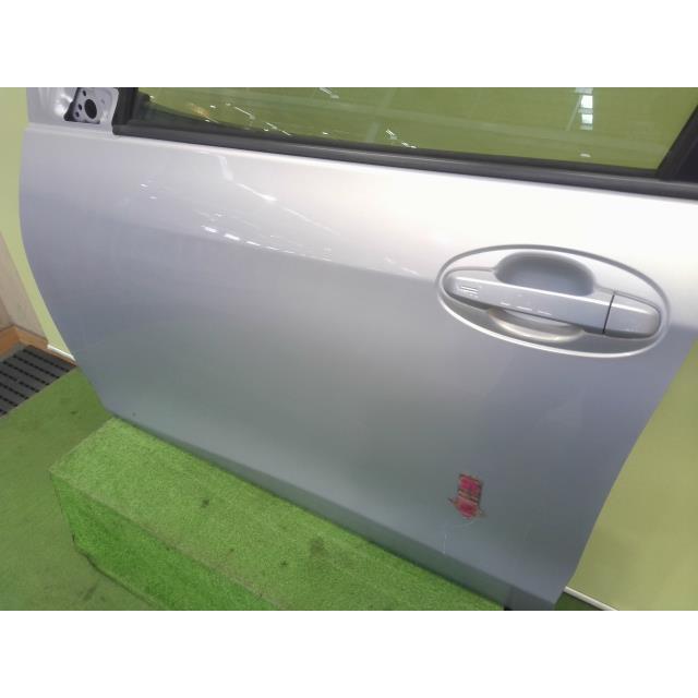 ヴィッツ 中古 DBA-NSP130 左FドアASSY 1NR-FE 9AE M2H3U 67002-52480 : シマ商会 - 通販 - Yahoo!ショッピング