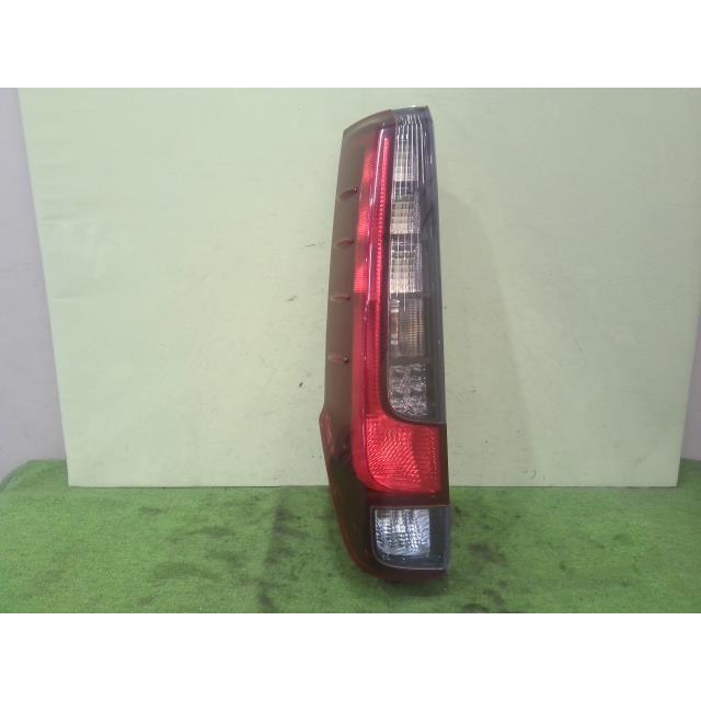 エスクァイア 中古 DBA-ZRR80G 左テールランプ 3ZR-FAE 070 28-231 81561-28630 : シマ商会 - 通販 - Yahoo!ショッピング