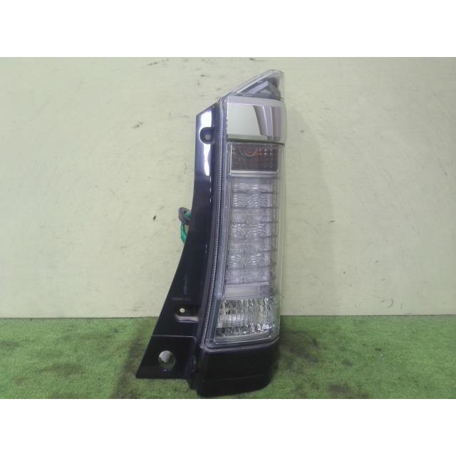 N-BOX 中古 N−BOX DBA-JF1 右テールランプ S07A NH875P D106 33501-TY0-901 : シマ商会 - 通販 - Yahoo!ショッピング