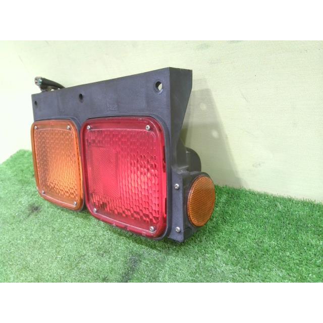 中古 UD日産大型車 QPG-GK5XAB 右テールランプ GH11T 4159 : シマ商会 - 通販 - Yahoo!ショッピング