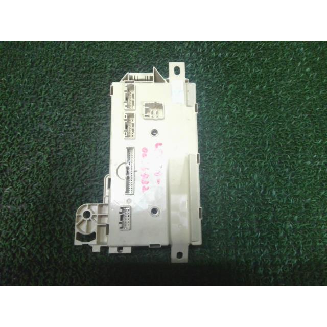 ピクシススペース DBA-L575A ヒューズボックス 室内用 116RA-000019 82600-B2460 : nomo10 ヤフーショップ - 通販 - Yahoo!ショッピング