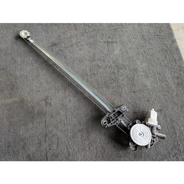 N-BOX N−BOX DBA-JF1 右Fドアレギュレーターモーター 72210-TY0-003 72210-TY0-013 ...