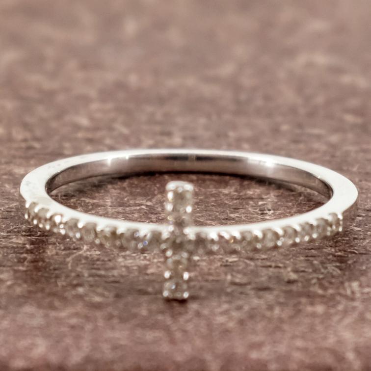 【新品同様】K18WG ダイヤモンド 0.10ct ピンキーリングクロスリング ホワイトゴールド 指輪 サイズ4.5号 : 200058-2 : ノースプラザ - 通販 - Yahoo!ショッピング