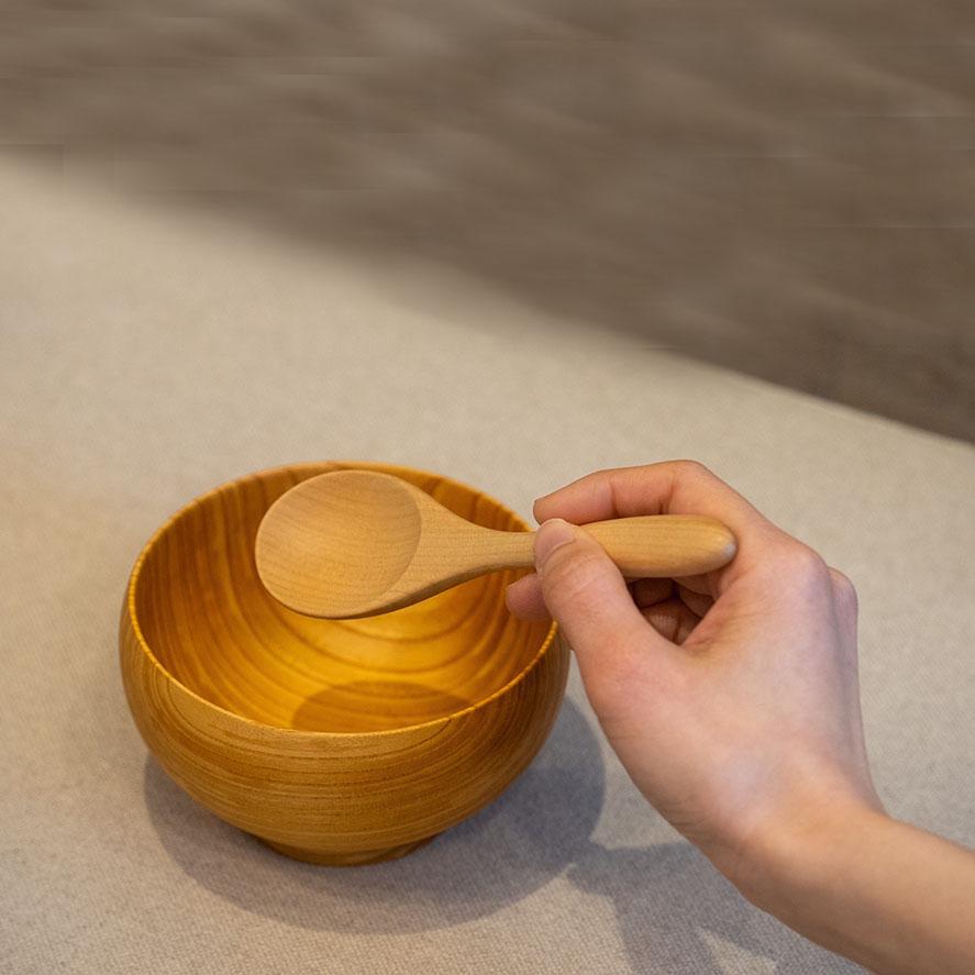 木のスプーン メープル おかゆスプーン 木製 カトラリー 薗部産業 ウレタン塗装 楓 かえで 口当たりが柔らかい なめらか 【メール便2点まで ...