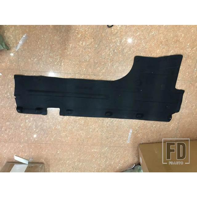 【並行輸入品】BMW 51757207267 51757207268 エンジンスプラッシュシールドガード F10 535I F11 : 自動車 ...