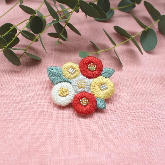 刺しゅうキット K.omono floret garden ブローチキット（phc-118-1） red 06Bi99_ : 新宿オカダヤ ...