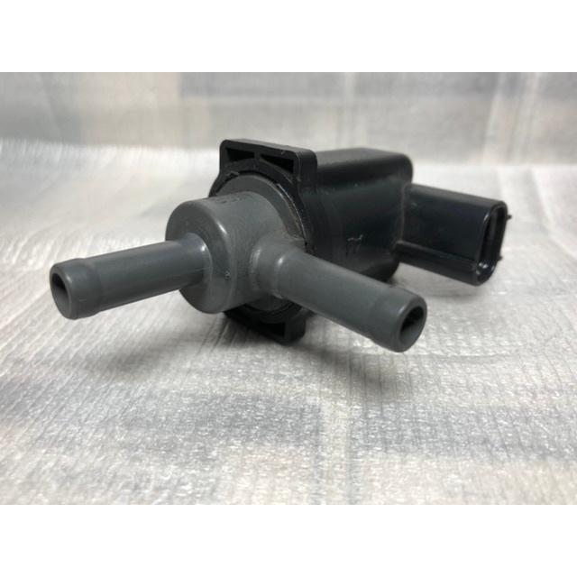 バキューム スイッチング アイドルアップ ソレノイド バルブ ラクティス NCP100 トヨタ 純正 1NZ-FE 90910-12277 ...