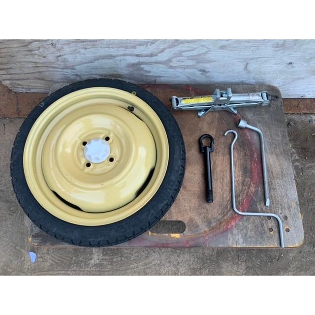 16インチ 応急タイヤ 車載 工具 セット bB NCP31 トヨタ 純正 T105/70D16 ハブ径約54mm スペアタイヤ ジャッキ ...