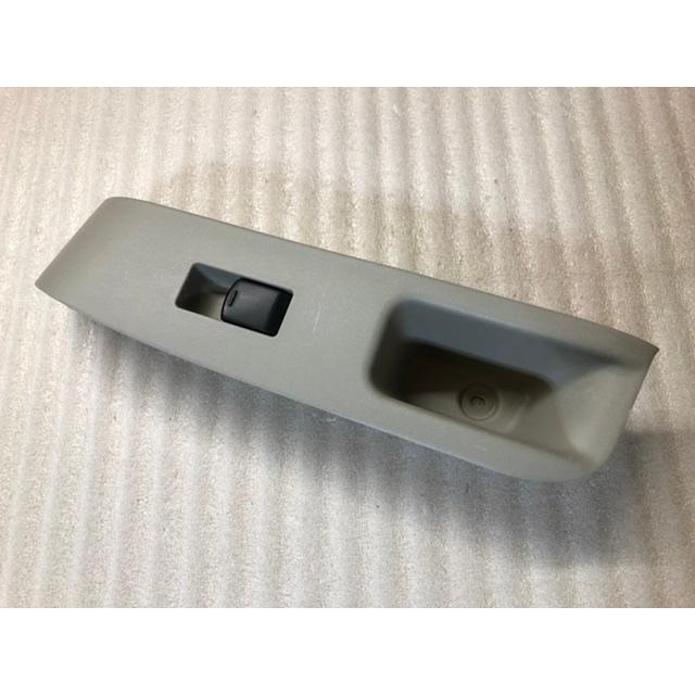 パワーウィンドウ スイッチ 左 前 キューブ Z12 ニッサン 純正 80961-1FA0B 助手席 PW SW カバー W : OKATA ...