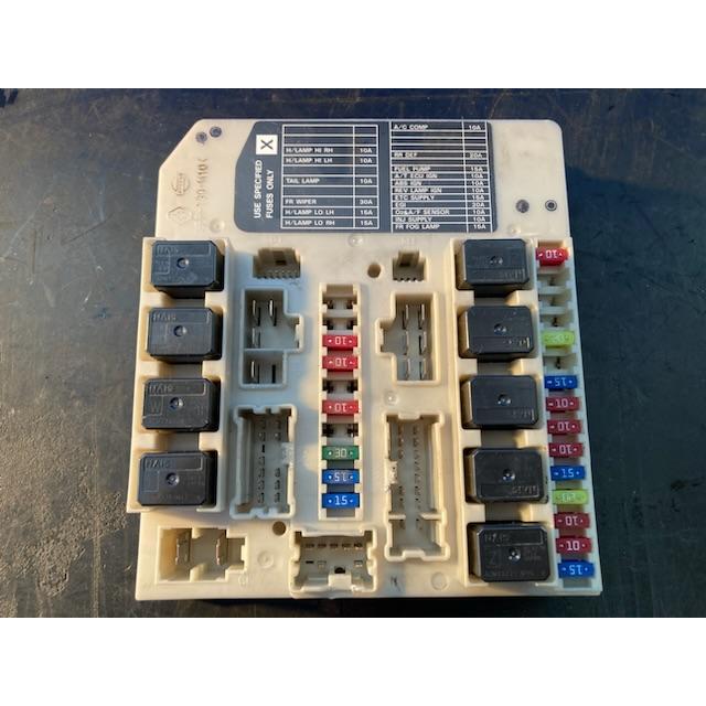 IPDM エンジンルーム 内 ヒューズ ボックス ティーダ SC11 ニッサン 純正 284B7-1V10B 電源 管理 BOX ...