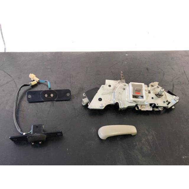 ドア ロック アクチュエーター リア 右 後 エブリィ DA64V スズキ 83105-68H30 301575-0005 101528 ...