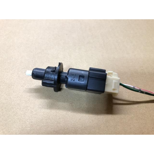 ブレーキ ランプ スイッチ パジェロミニ H58A ミツビシ MR228924 ペダル 検知 SW : OKATA Recycle Parts ...