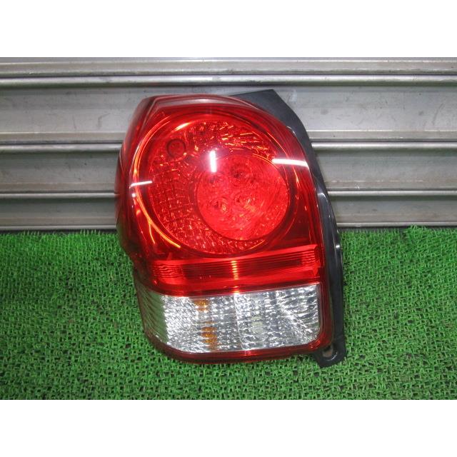 ポルテ DBA-NCP141 左テールランプ 81561-52A30 スタンレー 52-257 /41345 : 有限会社大村自動車商会 ...