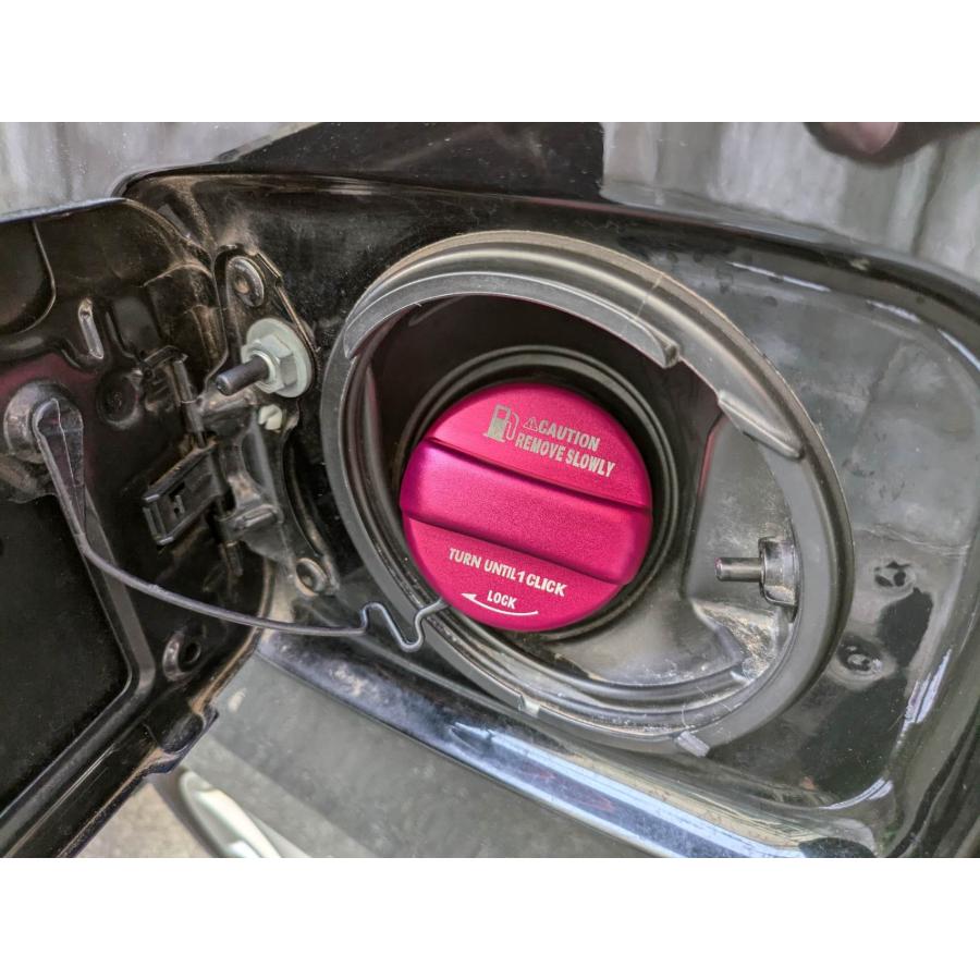 デザイン性UP♪ 給油口キャップ タンクキャップ カバー ピンク ランドクルーザー ランクル 200 URJ202W GX AX ZX G ...