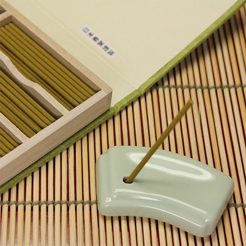 4902125551008 【200個入】 毎日白檀香 スティック60本入 99671【キャンセル不可】 日本香堂 毎日白檀香 スティック60本入(香立て付) : オオサキ ヤフー店