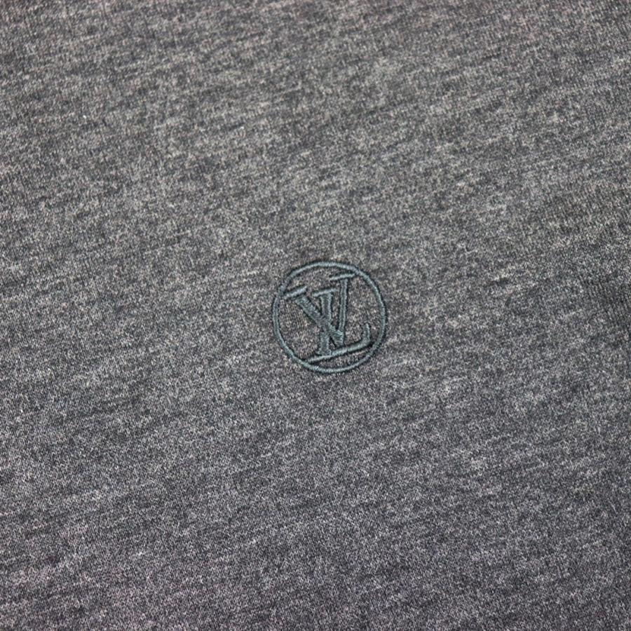 LOUIS VUITTON 美品 ルイヴィトン 20SS Vネック 半袖Tシャツ メンズ グレー XL カットソー LVロゴ刺しゅう コットン : オパールヤフーショッピング店 - 通販 ...